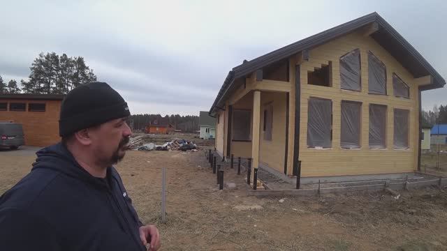 Возведение стен и монтаж кровли на загородный дом в Ленинградской области.