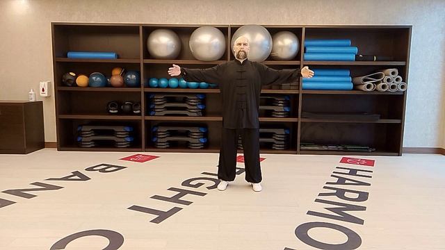 18 форм тайцзи-цигун. Упражнение 2: Раскрытие груди и вытягивание рук