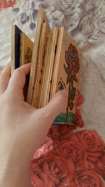 Картины надо ещё промазать по бокам лаком