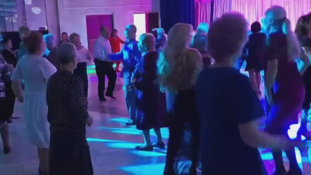 Веселья час