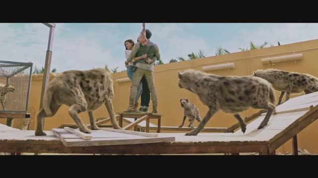 Кунг Фу Йога: Стенли спасает Джонса и Кайру от гиен