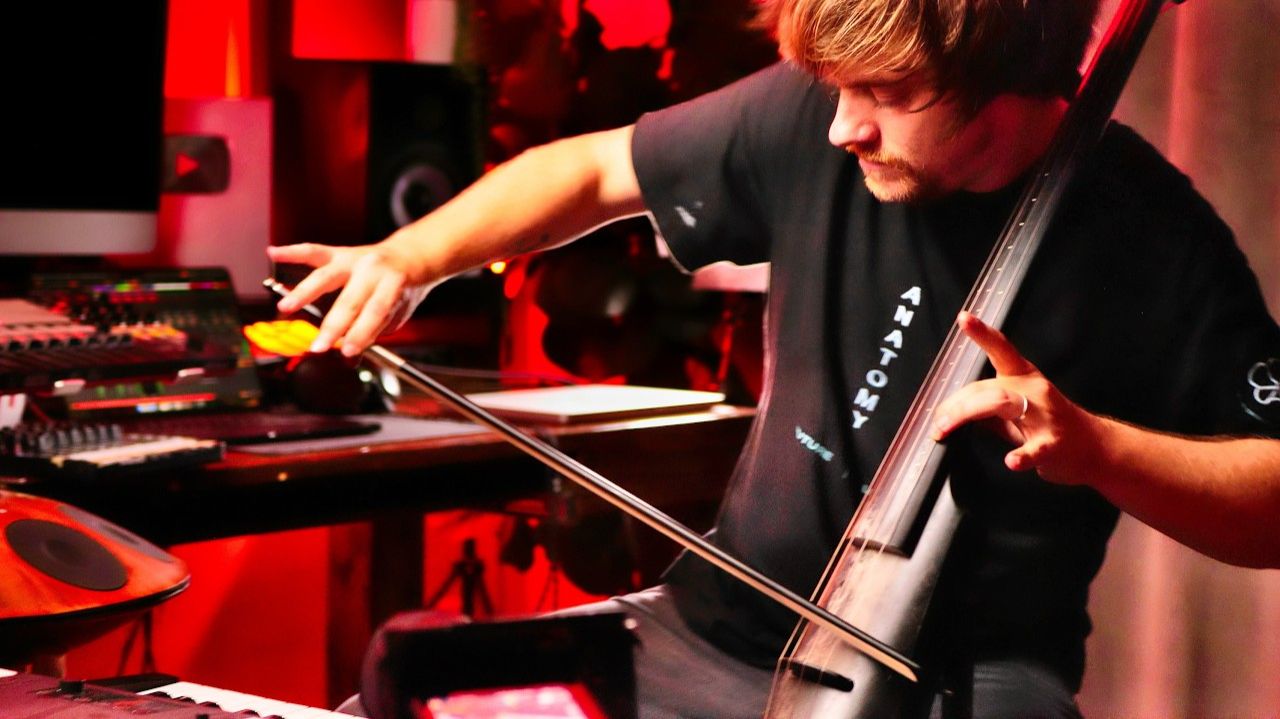 Reinhardt Buhr - Ambient Live Looping Improvisational Music