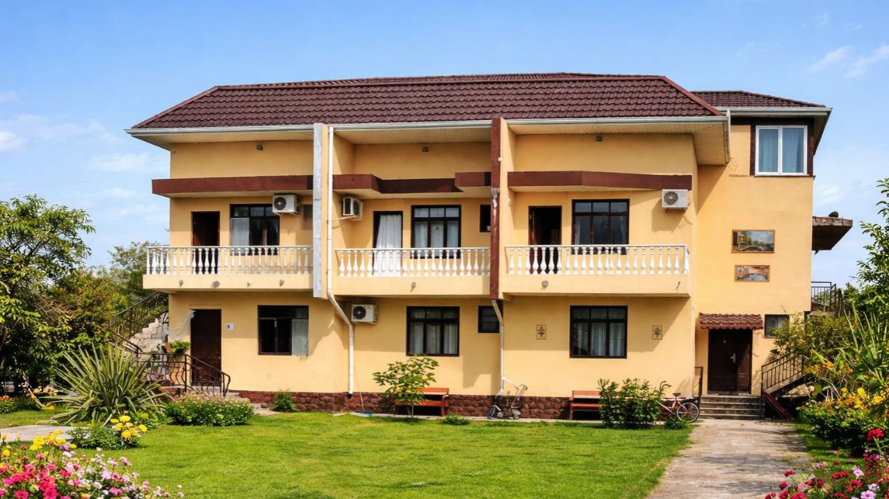 "БЕЛАЯ РЕЧКА" гостевой дом с кафе в Гудауте, Абхазия