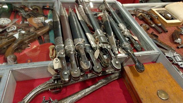 Выставка военного антиквариата Пуатье Франция март2026