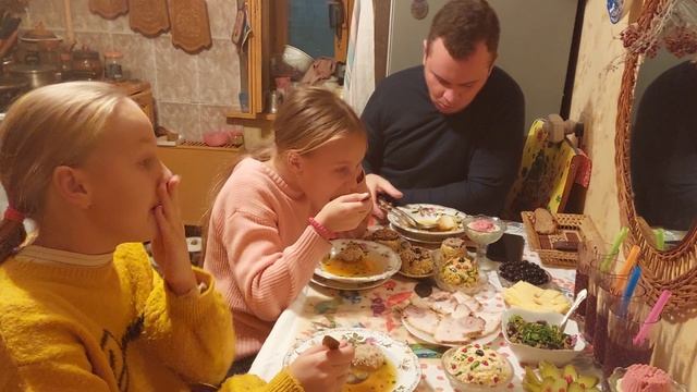 Приехали в Смоленск гости из Москвы.