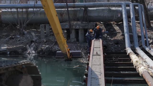 Почти 500 метров реки Объяснения расчистили во Владивостоке.