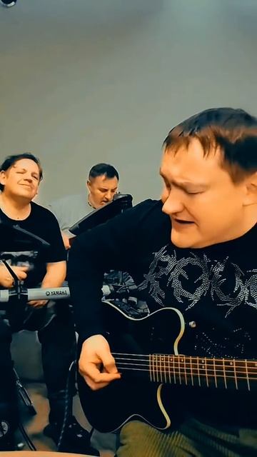 Ты шепнула мне