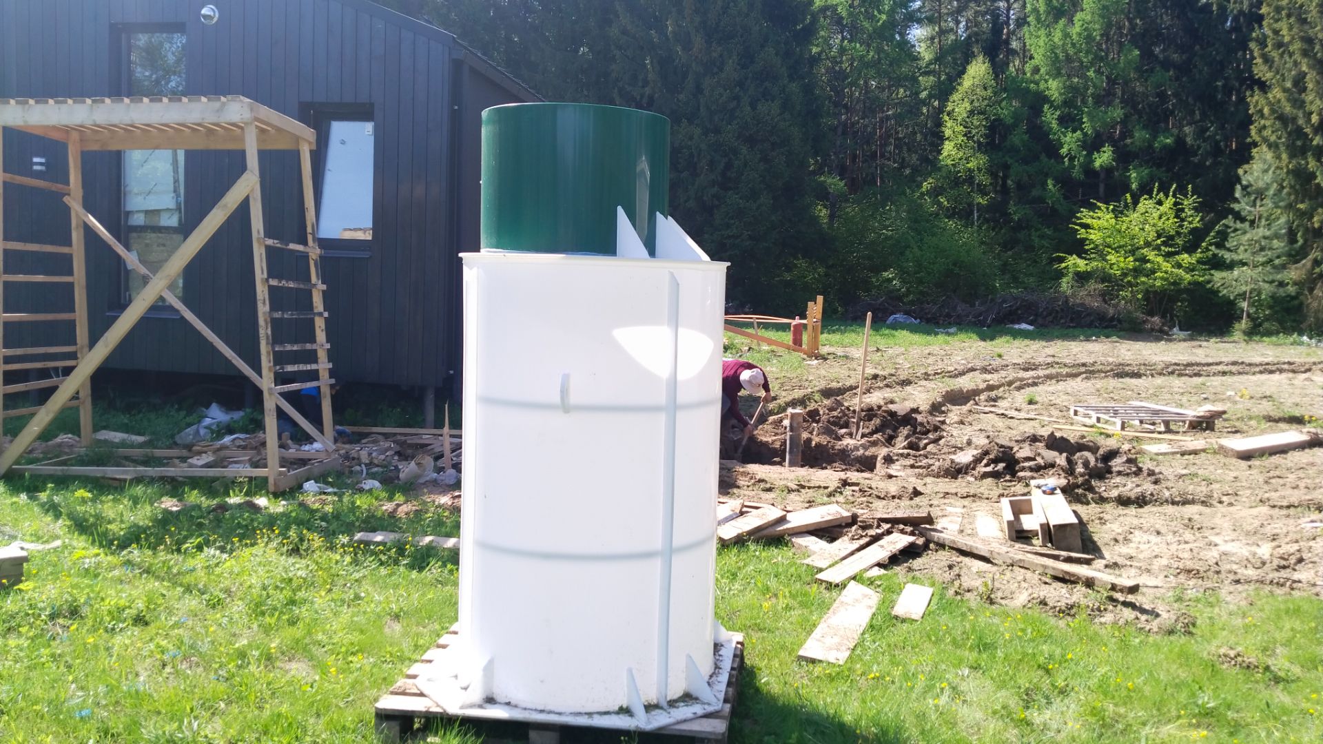 Обустройство скважины с пластиковым кессоном. Кессон, монтаж в Ступинском р-не