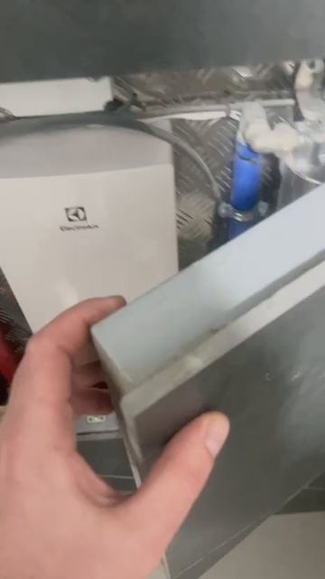 Двустворчатый люк под плитку заказной размер