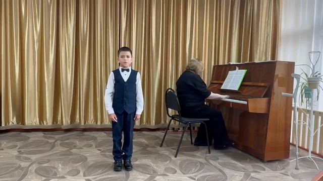 "Если был бы я девчонкой", Исполняет: Лаврентьев Антон, 9лет