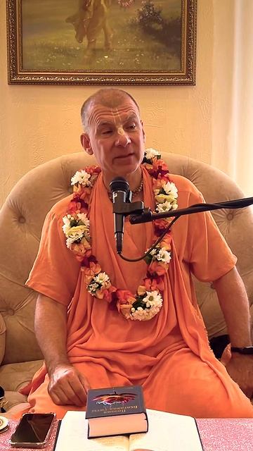 Что людям не даёт предаться Кришне?