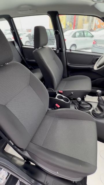 2025 LADA NIVA TRAVEL