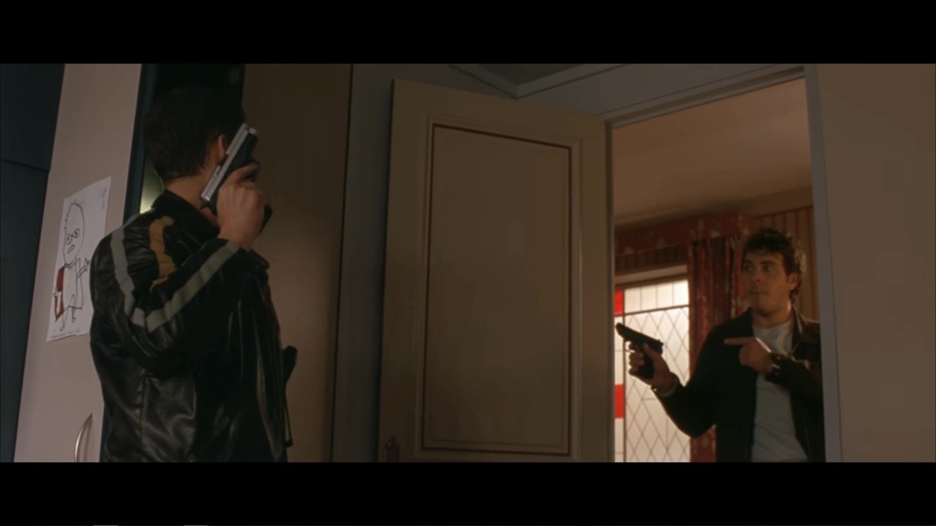 УКРАЛИ КАРТИНУ ПРЯМ У ПОЛИЦИИ ПОД НОСОМ