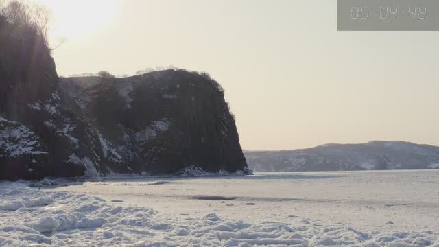 Шум волн Тихого океана — зимний залив и ледяная шуга | звуки природы для релакса