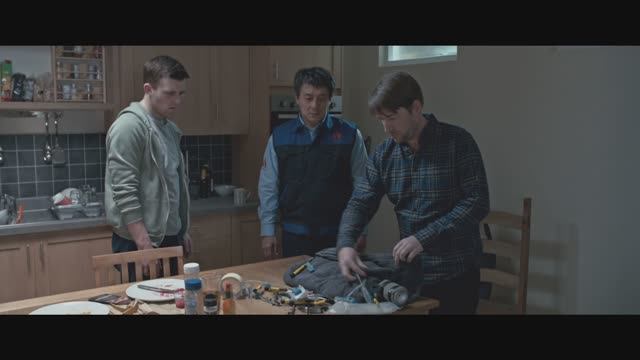 Иностранец: Кван против террористов в номере