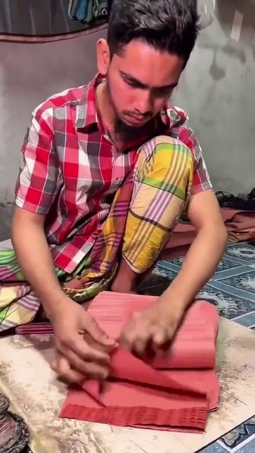 1882. Ручная сборка бумажных пакетов на одной из фабрик в Индии