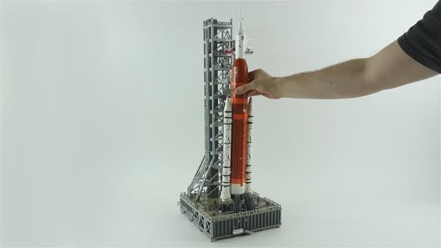 LEGO Ideas 10341 NASA Artemis Space Launch System Speed Build