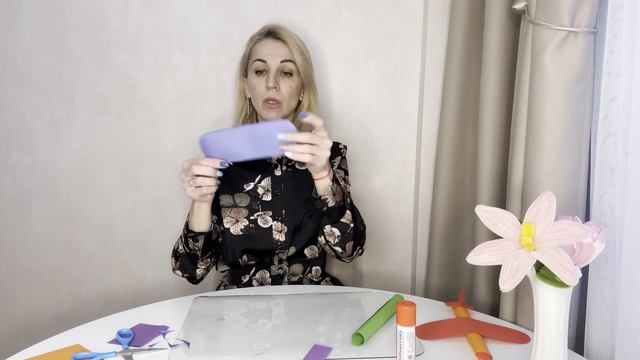 Ирина Михайлова Развивашки Делаем самолет из цветной бумаги 6+.