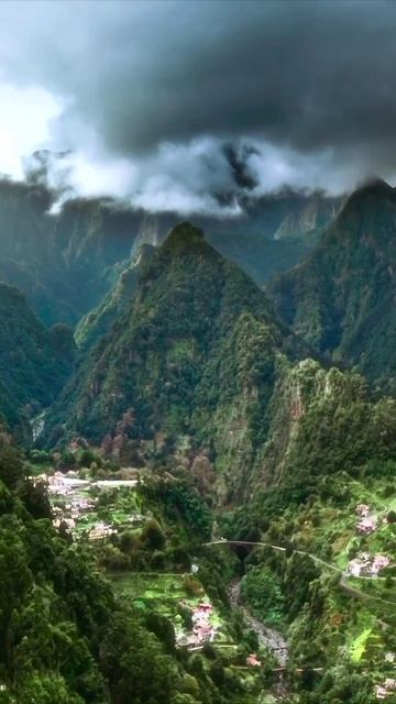 Фаял — небольшая живописная деревня, расположенная на северо-восточном побережье острова Португалия