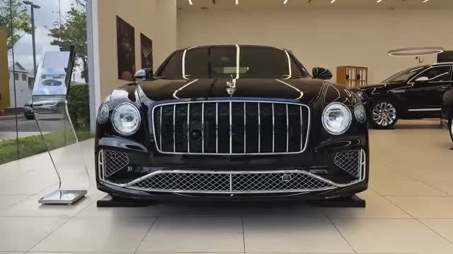 Bently Flying Spur Azure 2026 обзор