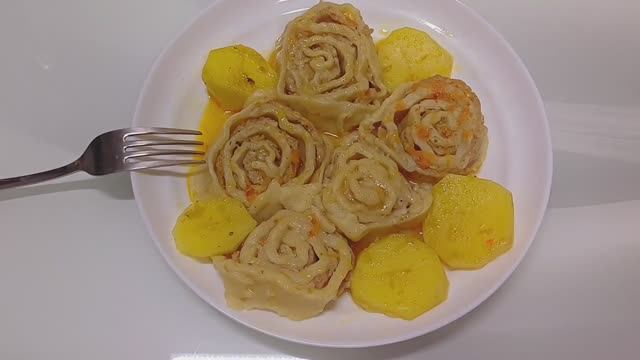 Готовим вкусный и сытный ужин Рулетики с картошкой
