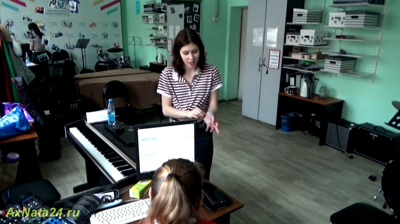 От переменки к уроку,через спонтанный танец к Воину Духа, Фру-Фру и Ай,вы,цыганам. Полина Янгель.