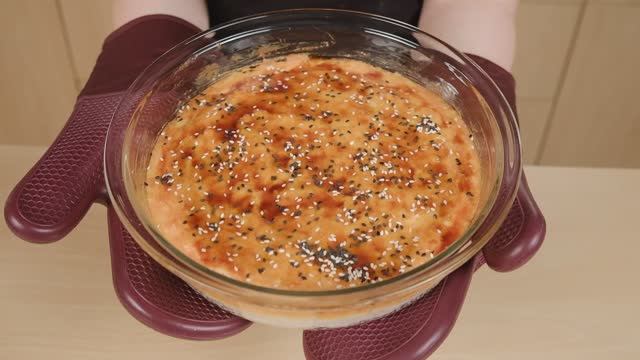 Tupperware Moscow | Форма для запекания «Вуаля» (1,7 л) с крышкой: суши-торт