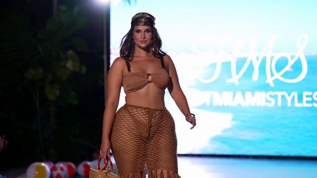 Claudia Martinez · @claudiao1o