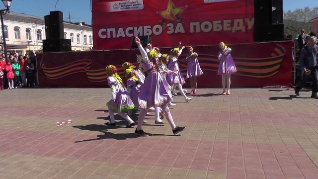 Весну звали. Девочки.