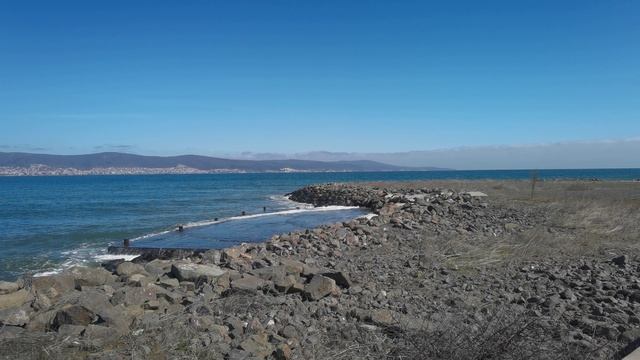 Нет, извините - пробная рыбалка на море. Набережная город Несебр, Бургаская область, Болгария