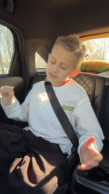 Караоке 🎤 версия «БЫВШИЕ» мальчик поёт песни Шамана#мальчикпоетпеснишамана#моняматвей#землякшамана