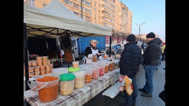 На пр-те Ульяновском в Новом городе стартовала первая в весеннем сезоне с/х ярмарка.