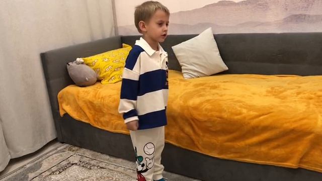 Помните это знаменитое видео 😁?#мальчикпоетпеснишамана#моняматвей#землякшамана#мальчикпоетвмашине