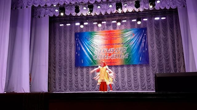 КУрочка и цыплята. Танец