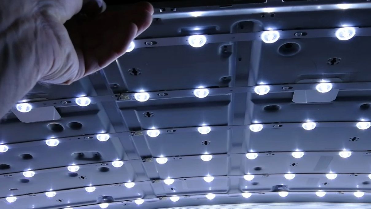 Ох уж этот Samsung UE. Опять тёмный экран.  Как разобрать вот в чём вопрос)