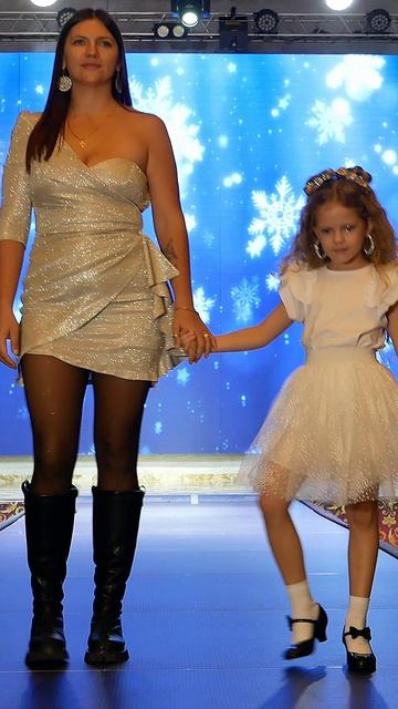 Мамина дочка .