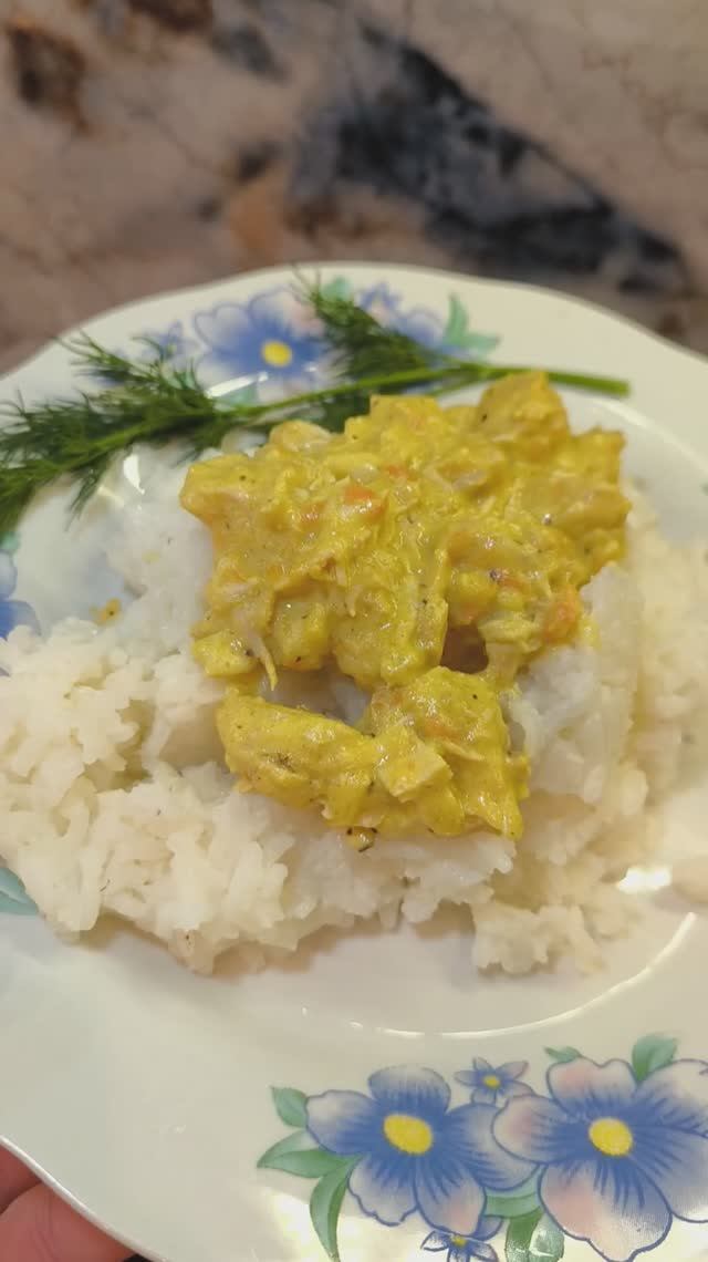 УЖИН: РИС С ПОДЛИВОЙ ИЗ КУРИНОЙ ГРУДКИ В СМЕТАНЕ ПОД НОВЫЙ РАЗБОР "В ТЕСНОТЕ, ДА НЕ В ОБИДЕ" (2015)