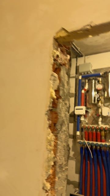 Монтаж трассы кондиционера в квартире | Алмастрой