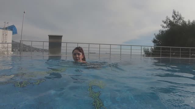 Искупаться под открытым небом в ЗИМНЕЙ Ялте?! Реально даже для ребенка! СПА - отель на Приморском.