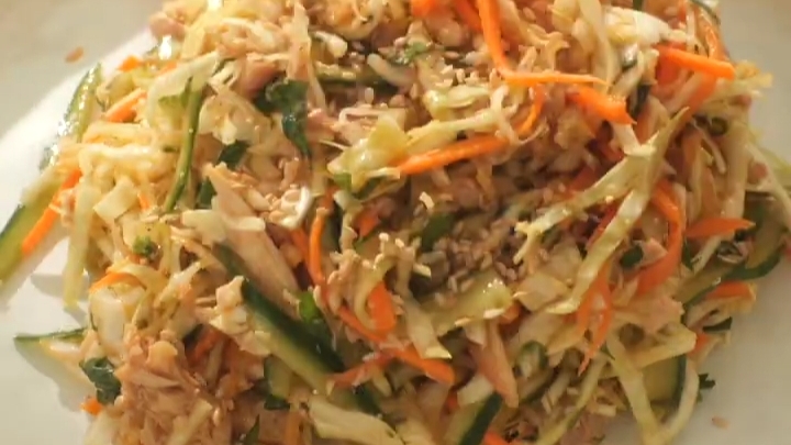 Салат с капустой и курицей по-азиатски...🥗😋