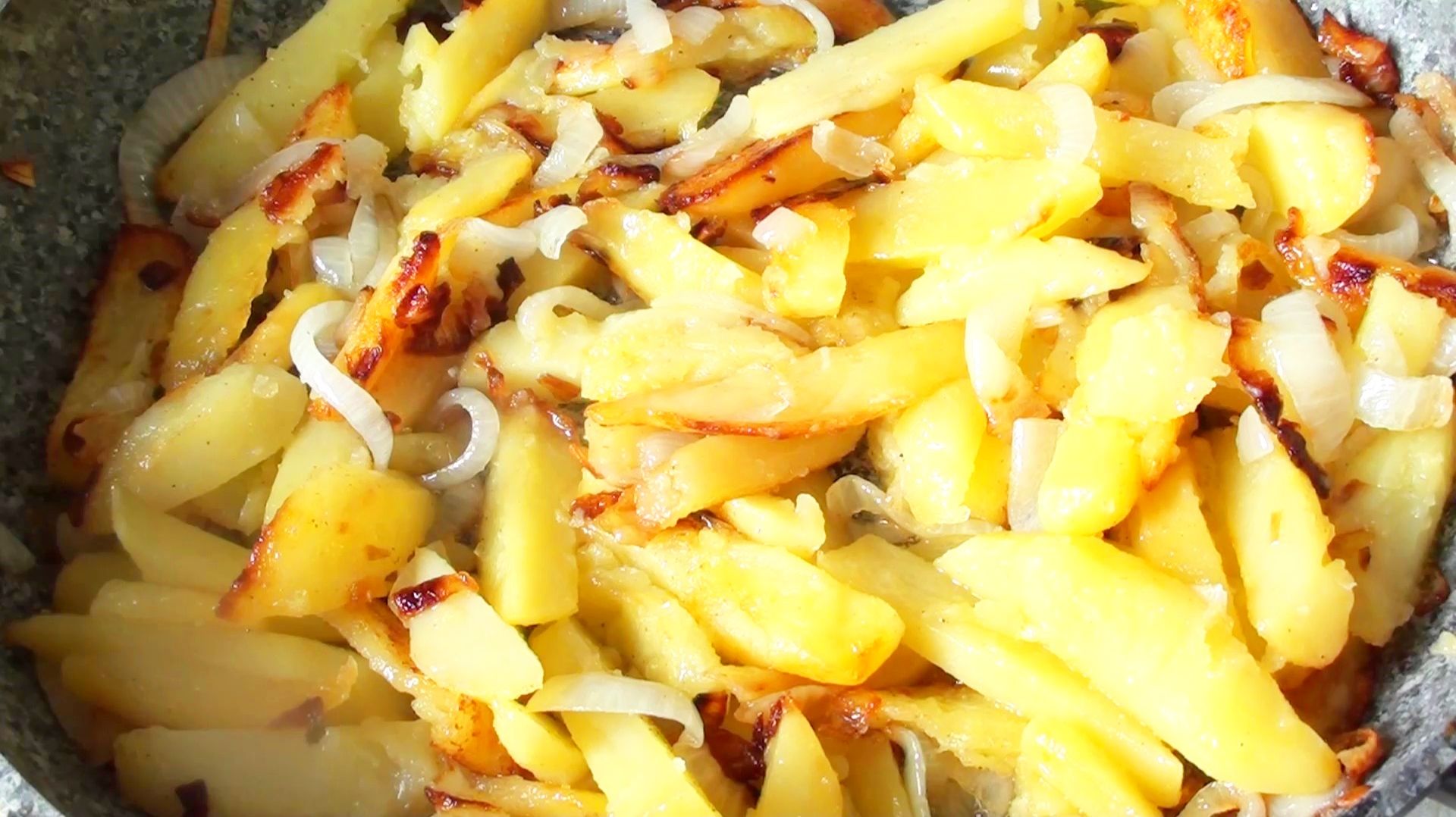 Жареная картошка с луком - рецепт