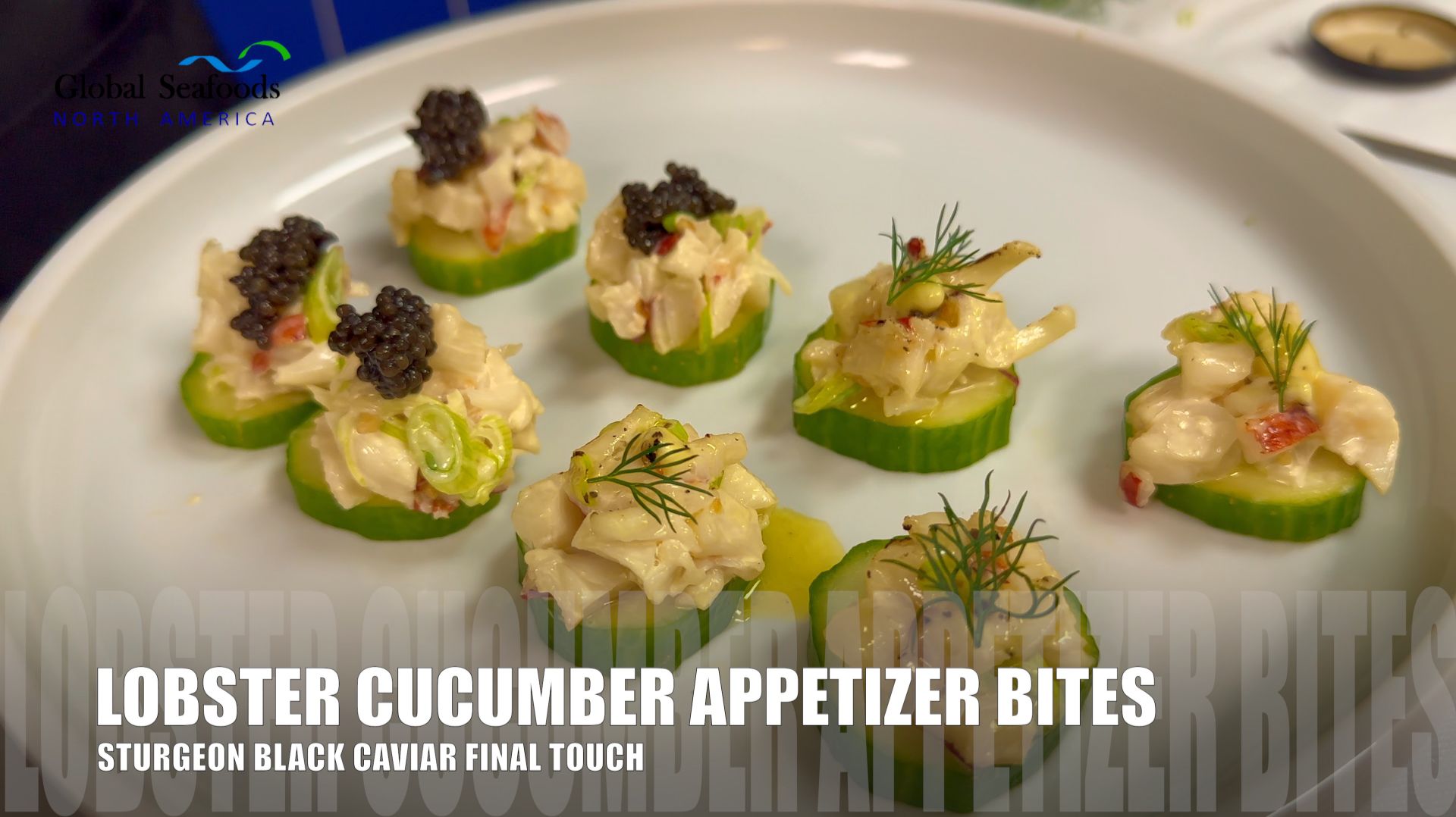 Роскошная закуска из лобстера, огурца и осетровой икры