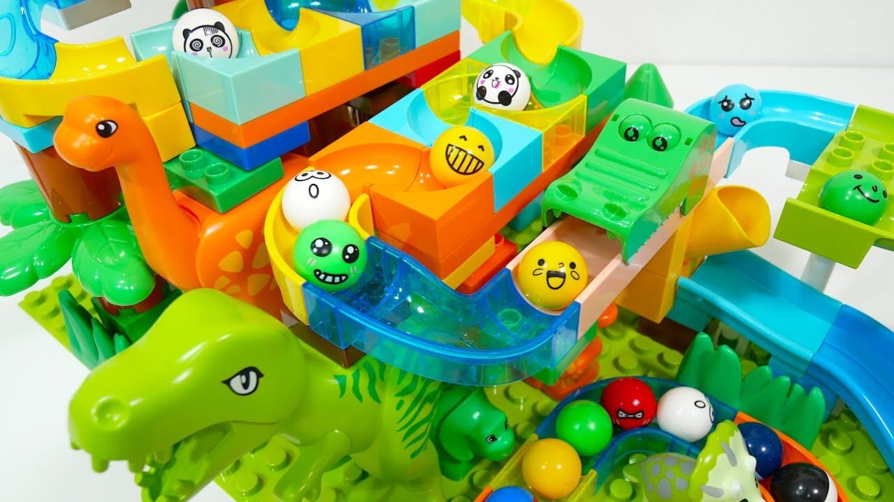 СТРОИМ ГОРКУ ДЛЯ ВЕСЕЛЫХ ШАРИКОВ С ДИНОЗАВРАМИ АСМР ВИДЕО ДЛЯ ДЕТЕЙ ДЕТСКИЙ КАНАЛ ИГРАЛКИ-ЗАЛИПАЛКИ