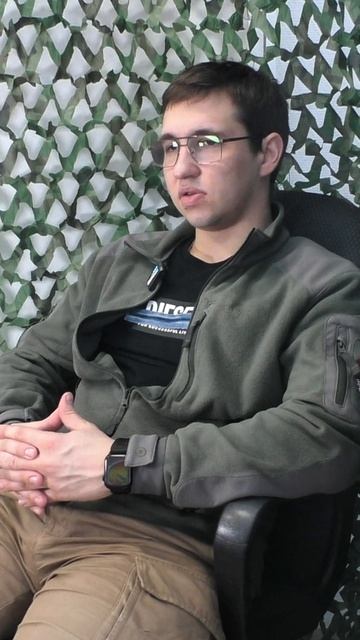 Человек погиб ради того, чтобы остальные жили. Это пример, на который стоит равняться С.В.О.й взгляд