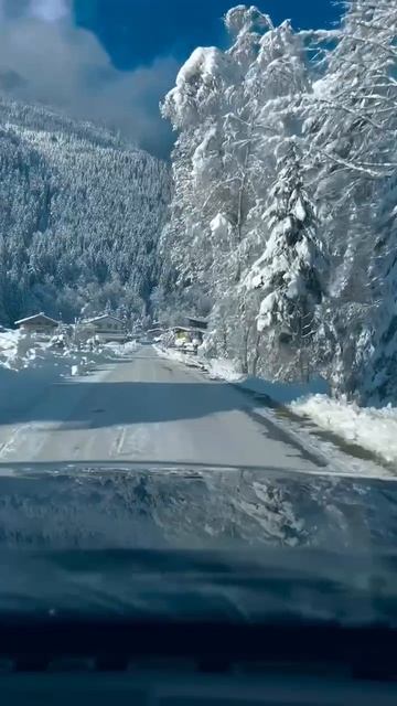 Австрия. Сказочно красивая заснеженная дорога на горнолыжный курорт Цель-ам-Зее.