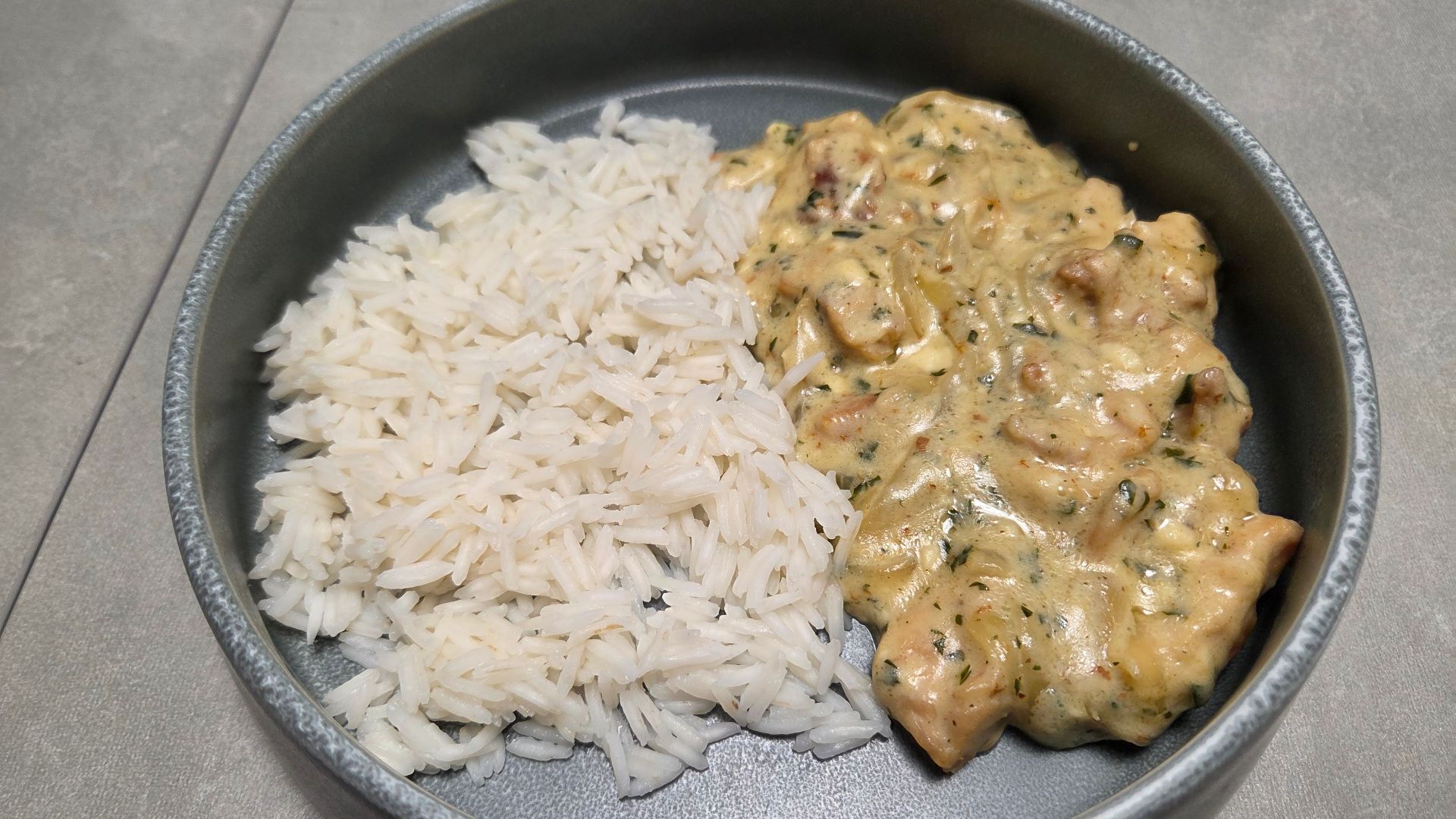 Нежная курочка со сливками.