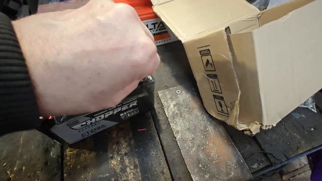 Новый АКБ 10а/ч.для скутера ХОРС56.Установка.