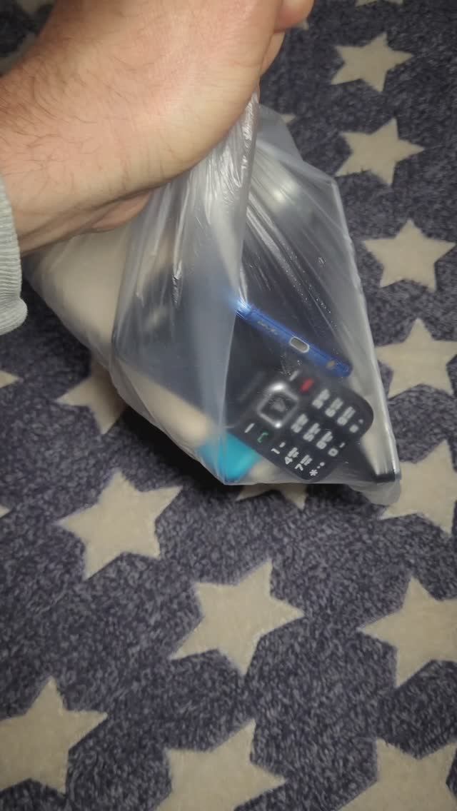 Подогнали кучу старых телефонов на запчасти!