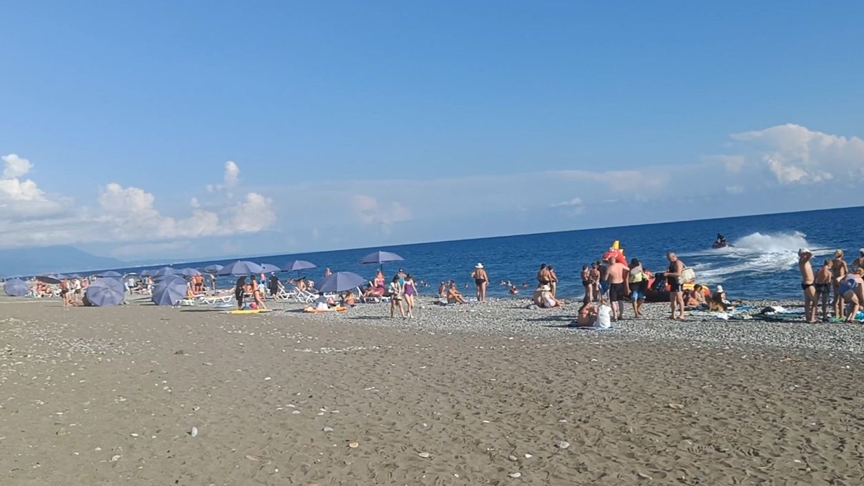 Идем на море пляж вид на горы Абхазия Цандрипш серия 2