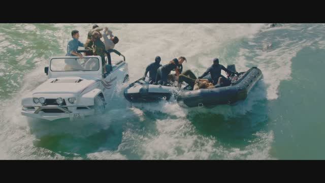 Авангард: Арктические волки: Стычка Авангарда и Арктических волков на воде